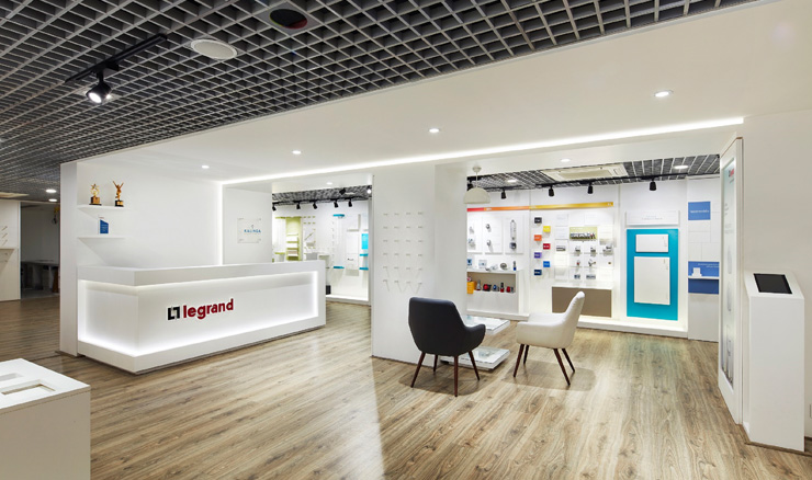 Legrand wins design award from VMRD for its first retail outlet in ...