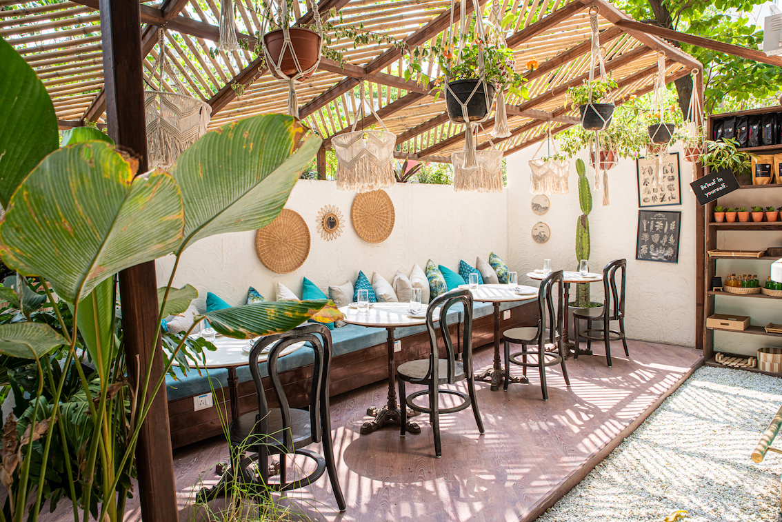 Silly and its heartwarming casual setting at Bandra - Architect and ...