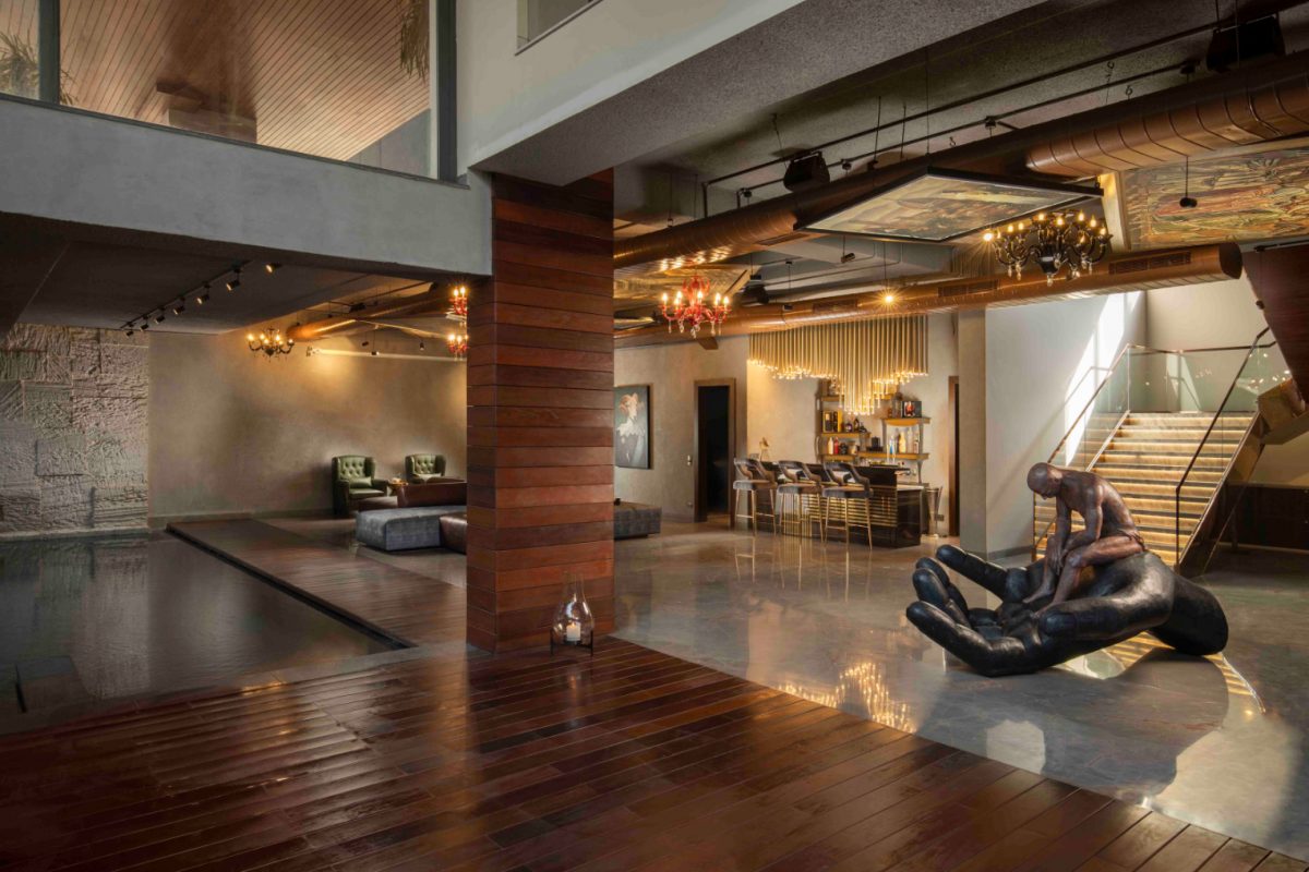 Luxury recreation & entertainment area that is larger than life ...