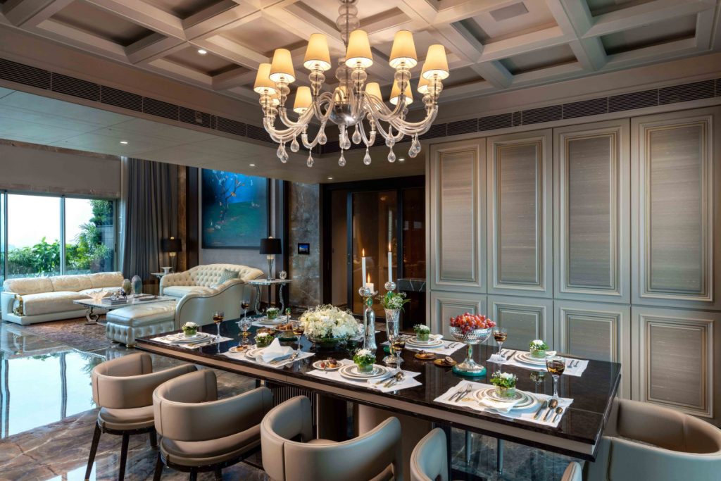 Exquisite high-end dining room that finely balances being iconic and ...