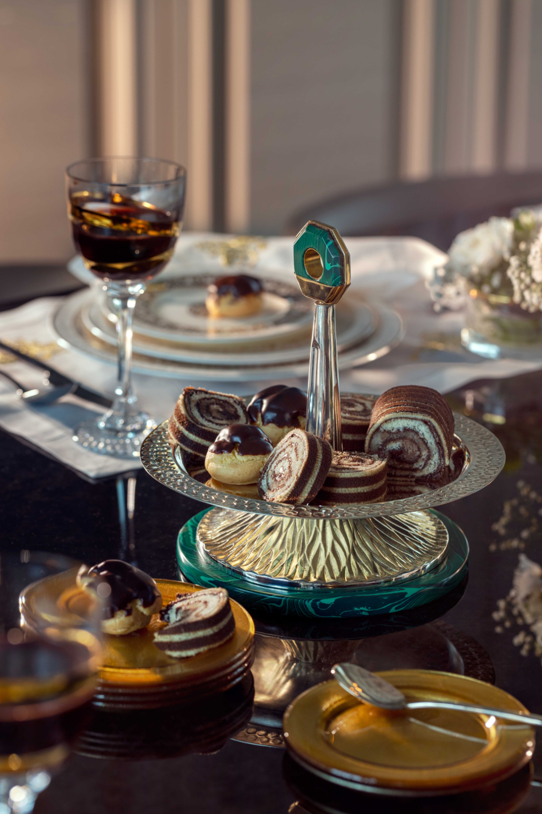 Exquisite high-end dining room that finely balances being iconic and ...