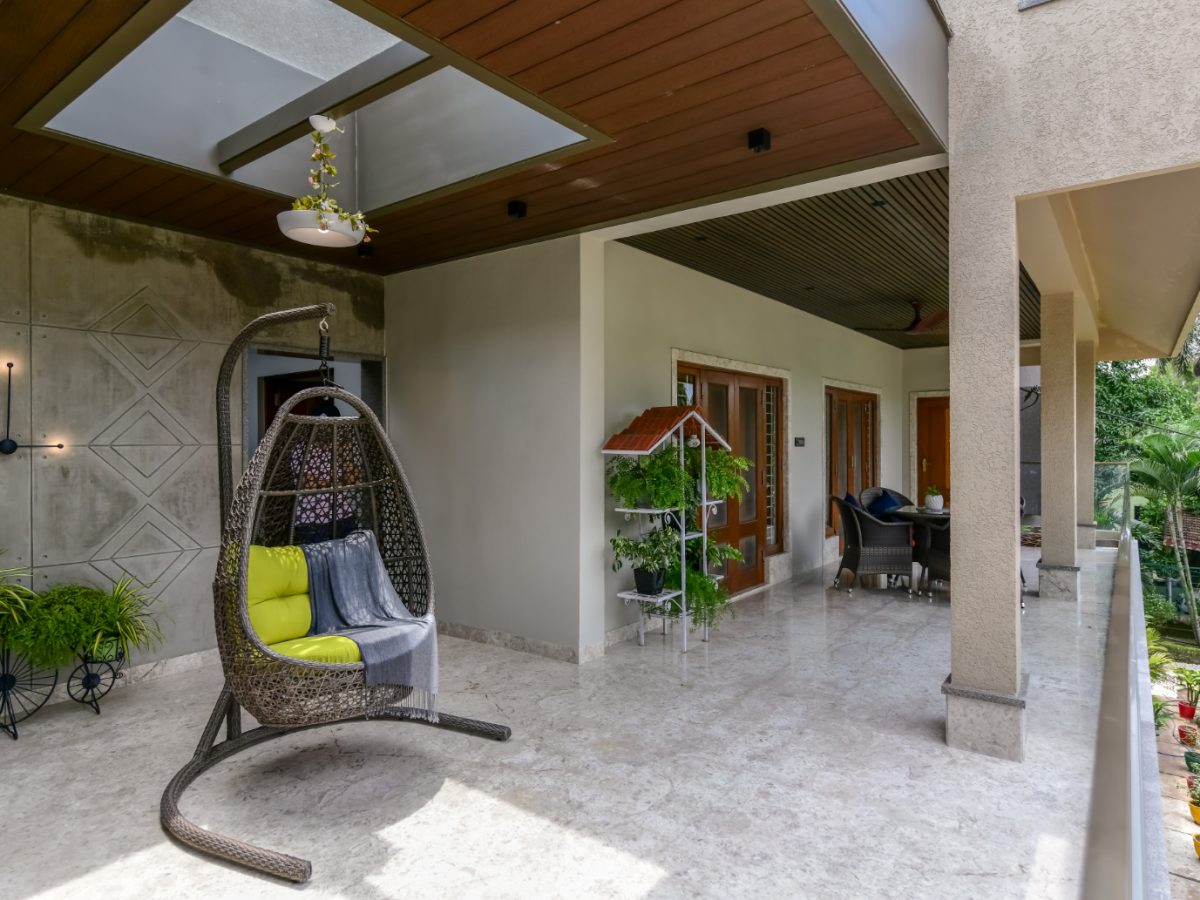 #AIExclusive: Louver House- A touch of louvers and staggered volumetry ...