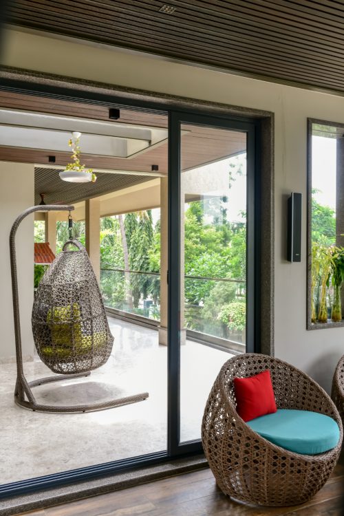 #AIExclusive: Louver House- A touch of louvers and staggered volumetry ...