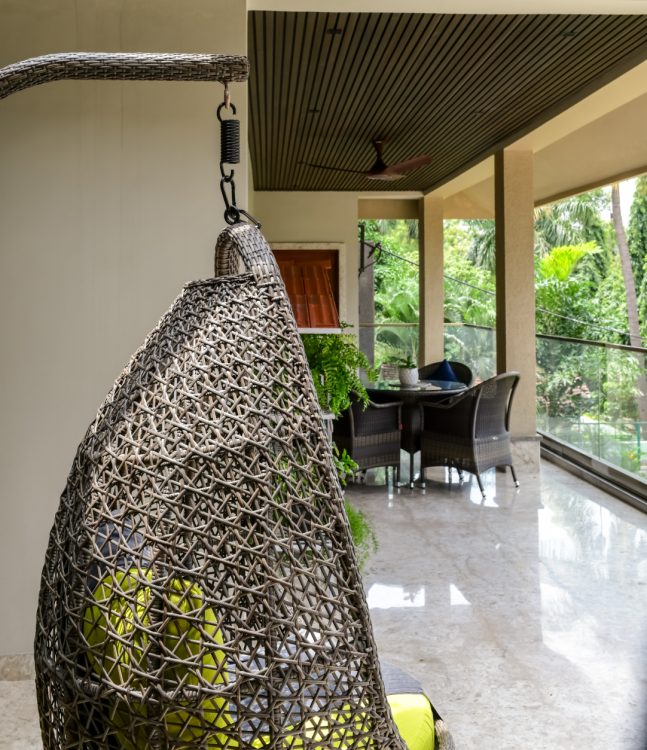 #AIExclusive: Louver House- A touch of louvers and staggered volumetry ...