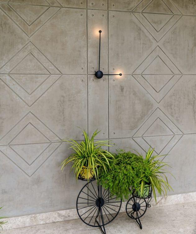 #AIExclusive: Louver House- A touch of louvers and staggered volumetry ...