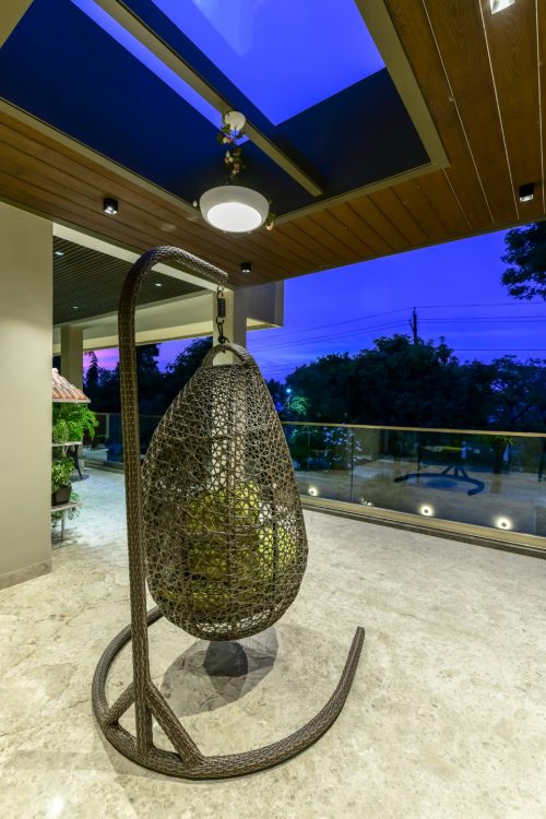 #AIExclusive: Louver House- A touch of louvers and staggered volumetry ...