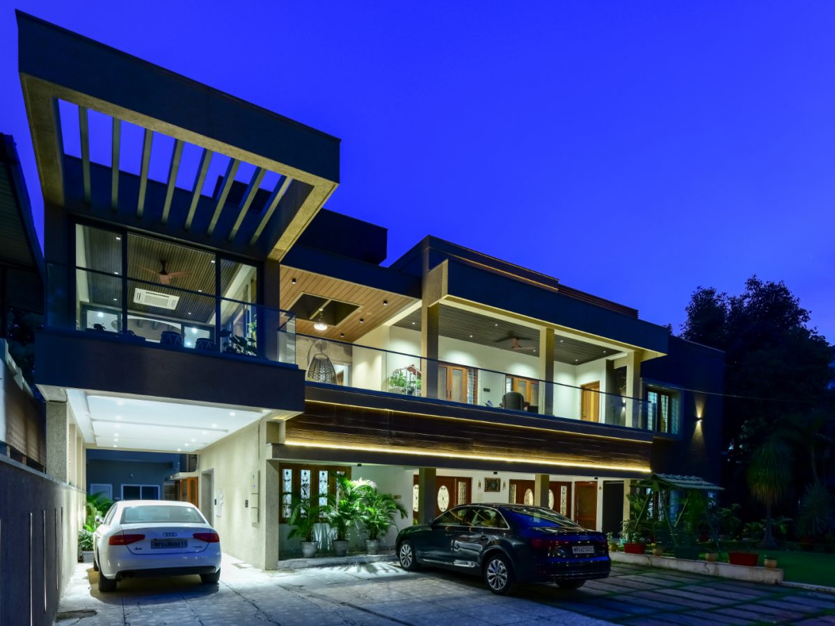 #AIExclusive: Louver House- A touch of louvers and staggered volumetry ...