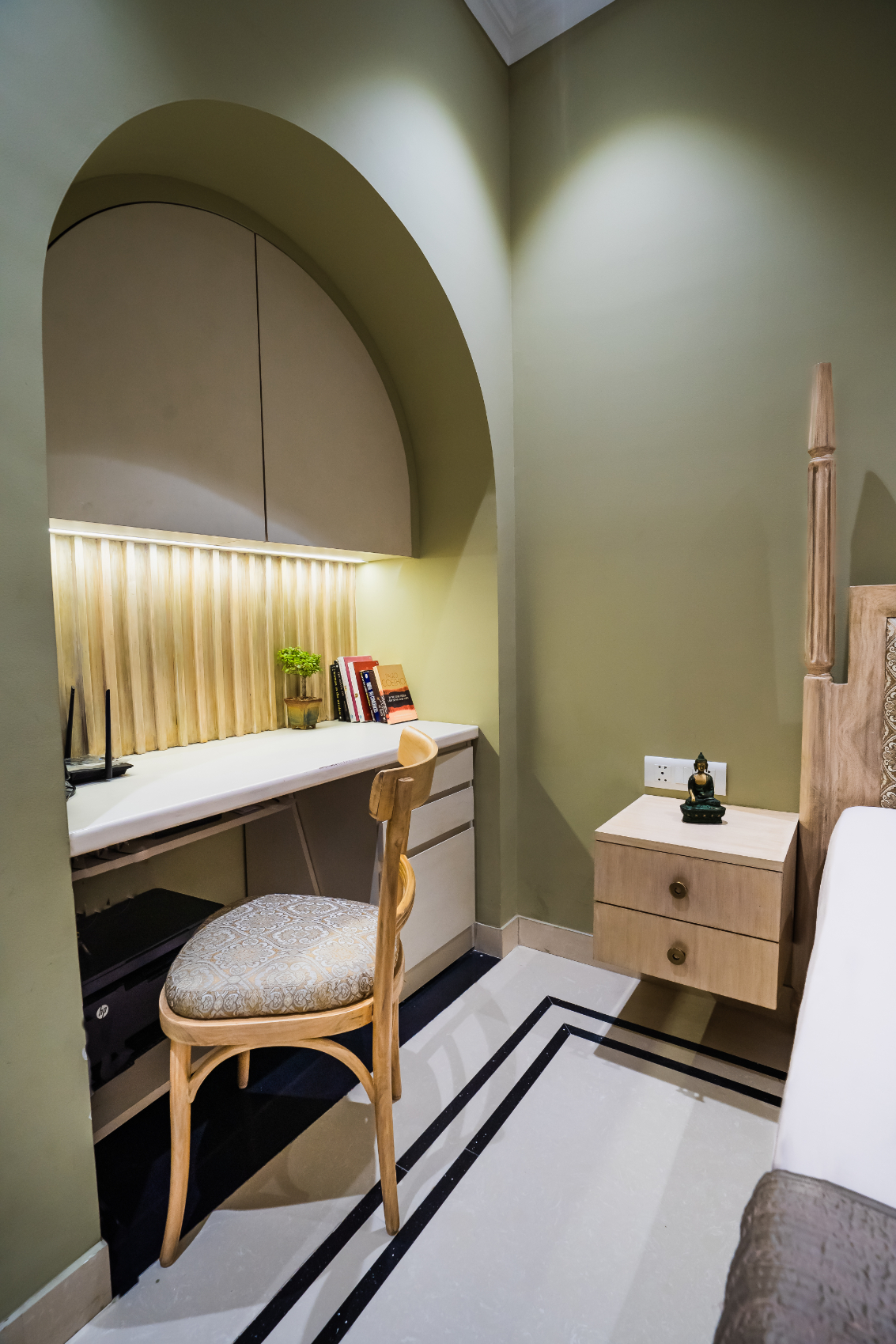 #AIExclusive: The defining reflection of earthy and steady in a home ...