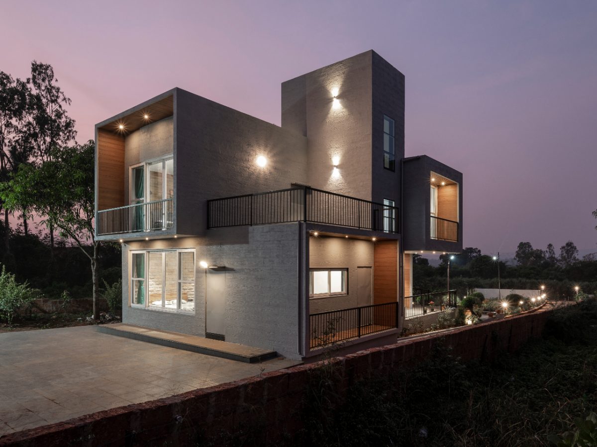 Field House: Framing staggered volumetric play in verdant fields ...