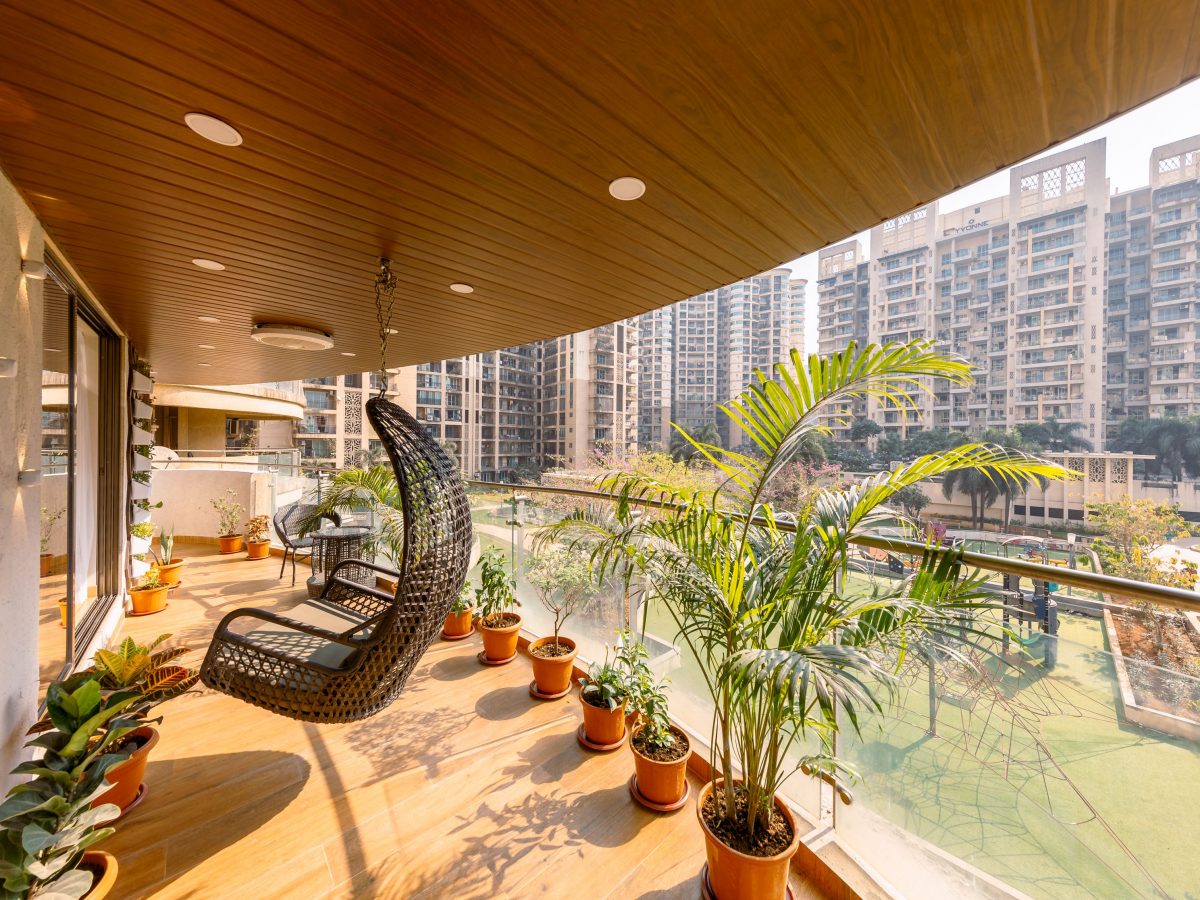 #AIExclusive: A cozy Mumbai home that explores the spectrum of colours ...