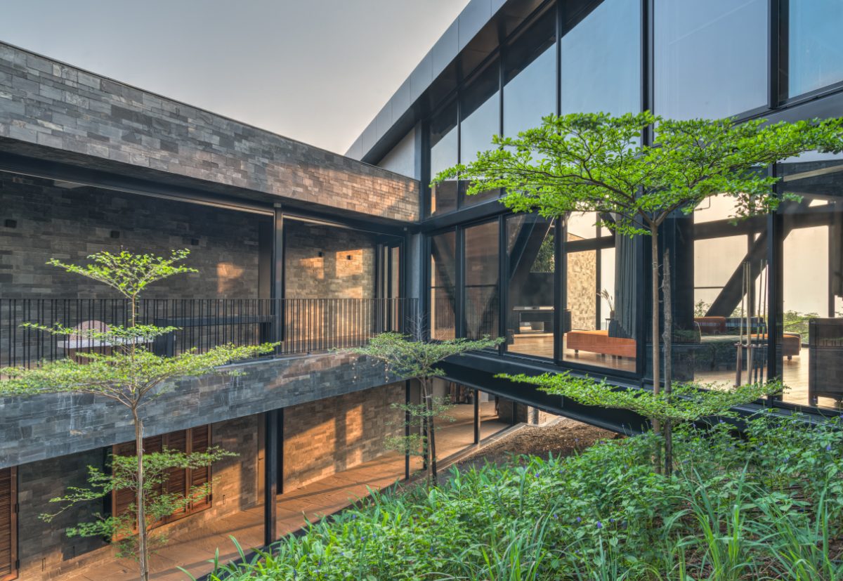 #LetsTalk: On making disruptive architecture sensitive to its landscape ...