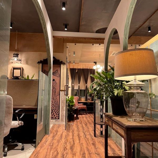 A speedy Mumbai office redesign of immaculate visual warmth - Architect ...