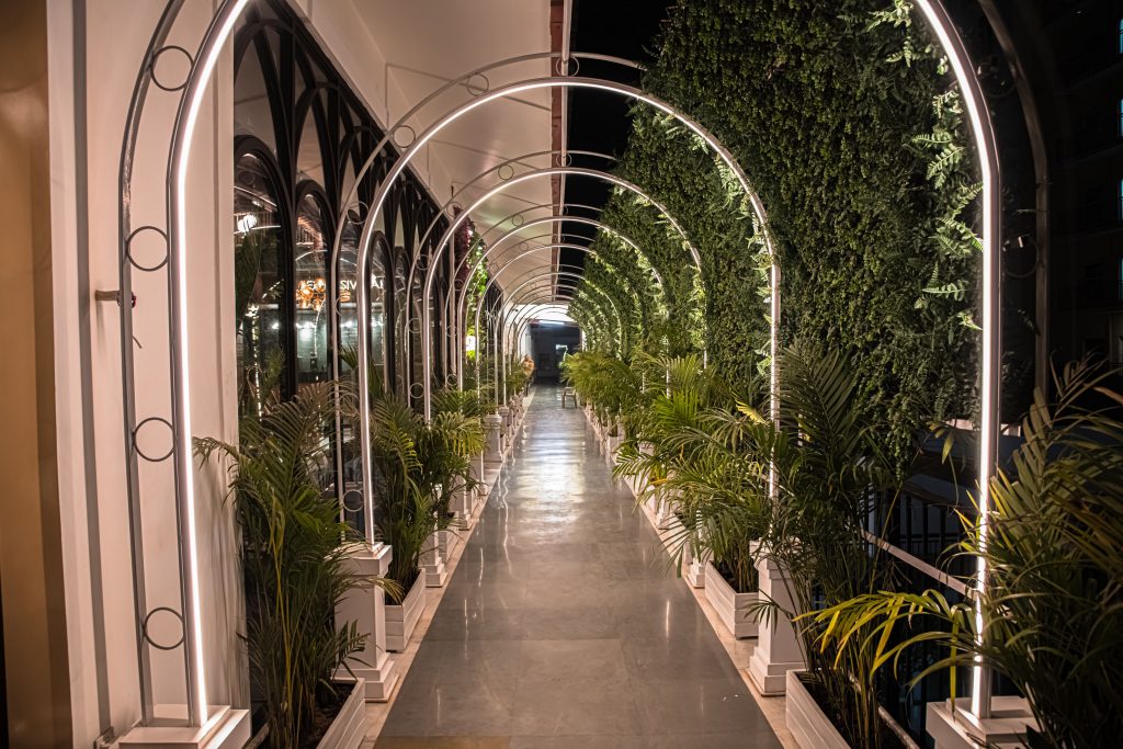 Celebrating an interweave of curiosity and drama at Faridabad’s diner ...