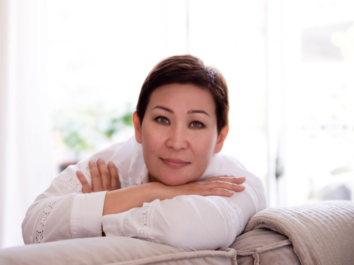 #AIExclusive: This cozy apartment revels in warm Japandi allure ...