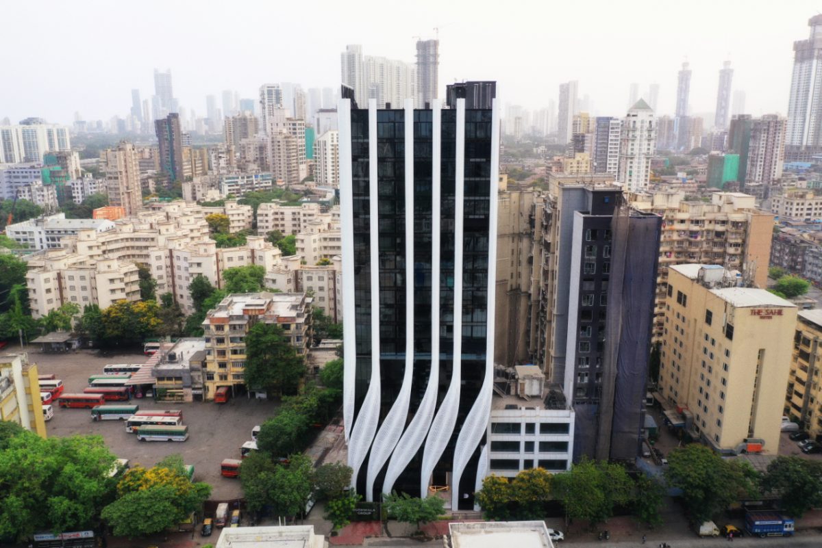 Arresting geometry and exquisite lighting define this Mumbai facade ...