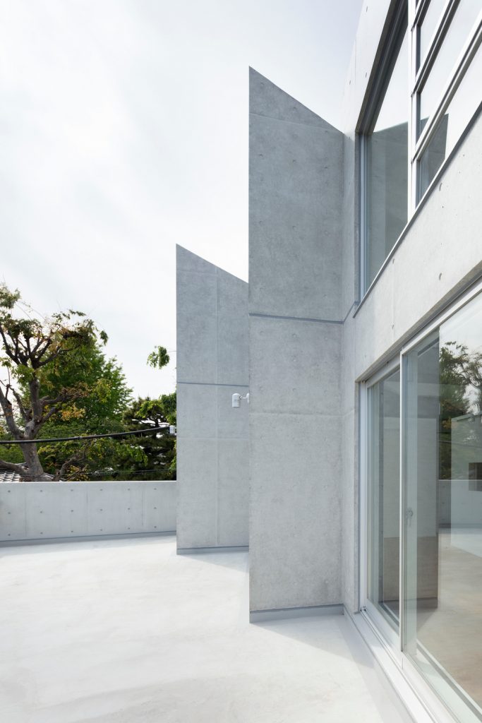 #GlobalDesign: This building in Japan straddles startling form and ...