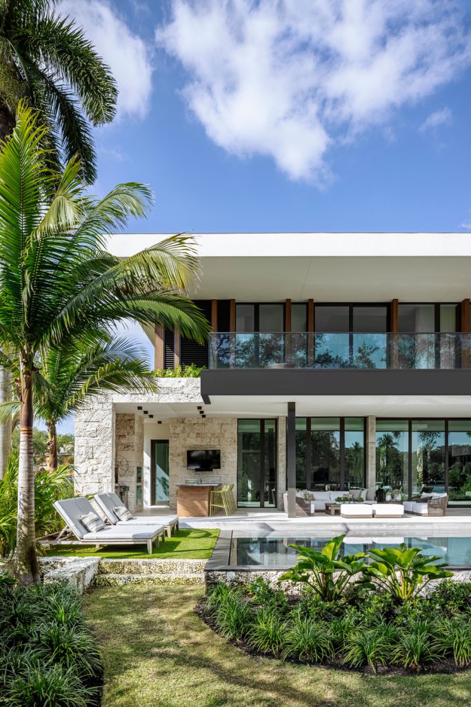 #GlobalDesign: A modern Miami home where the spotlight is on ...