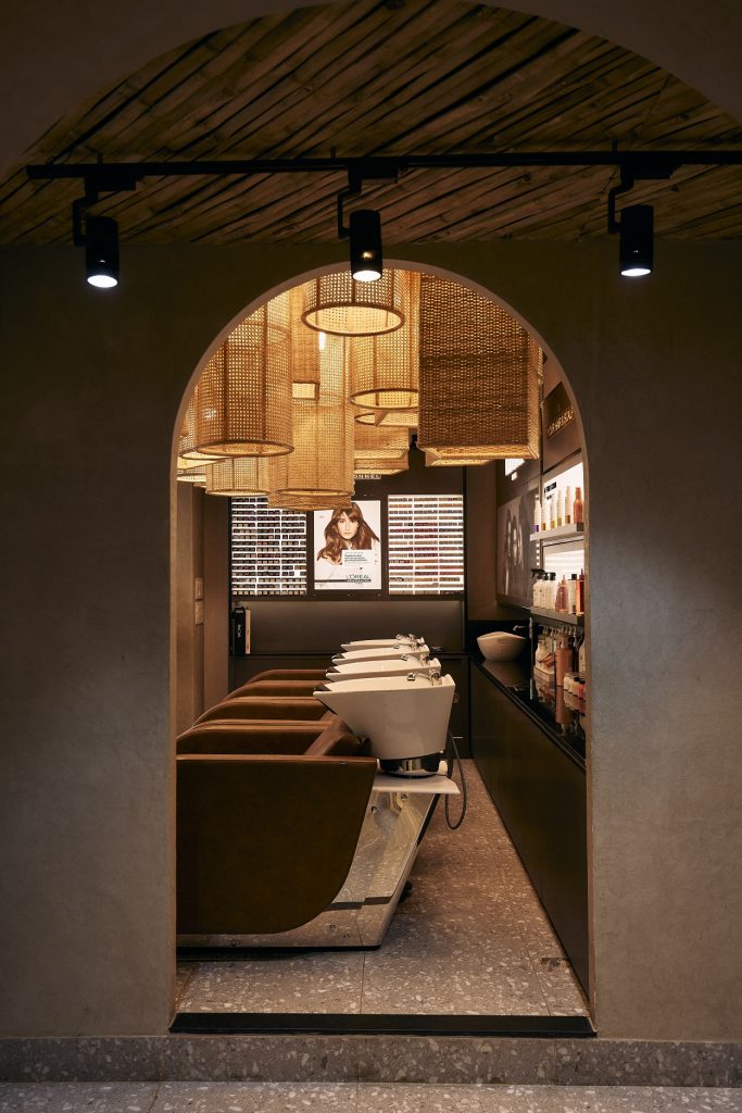 Vurve Signature Salon by RSDA - Architect and Interiors India