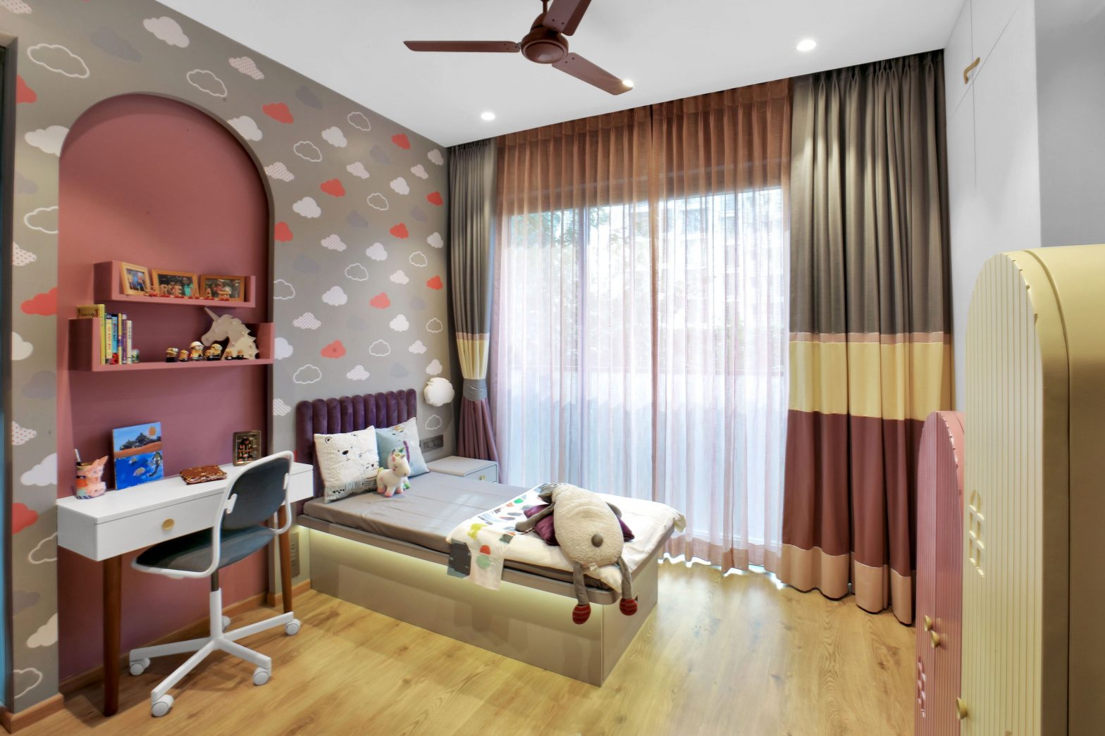 This home in Mumbai’s Rustomjee Seasons, BKC by the DesignBox makes the best of its location ...