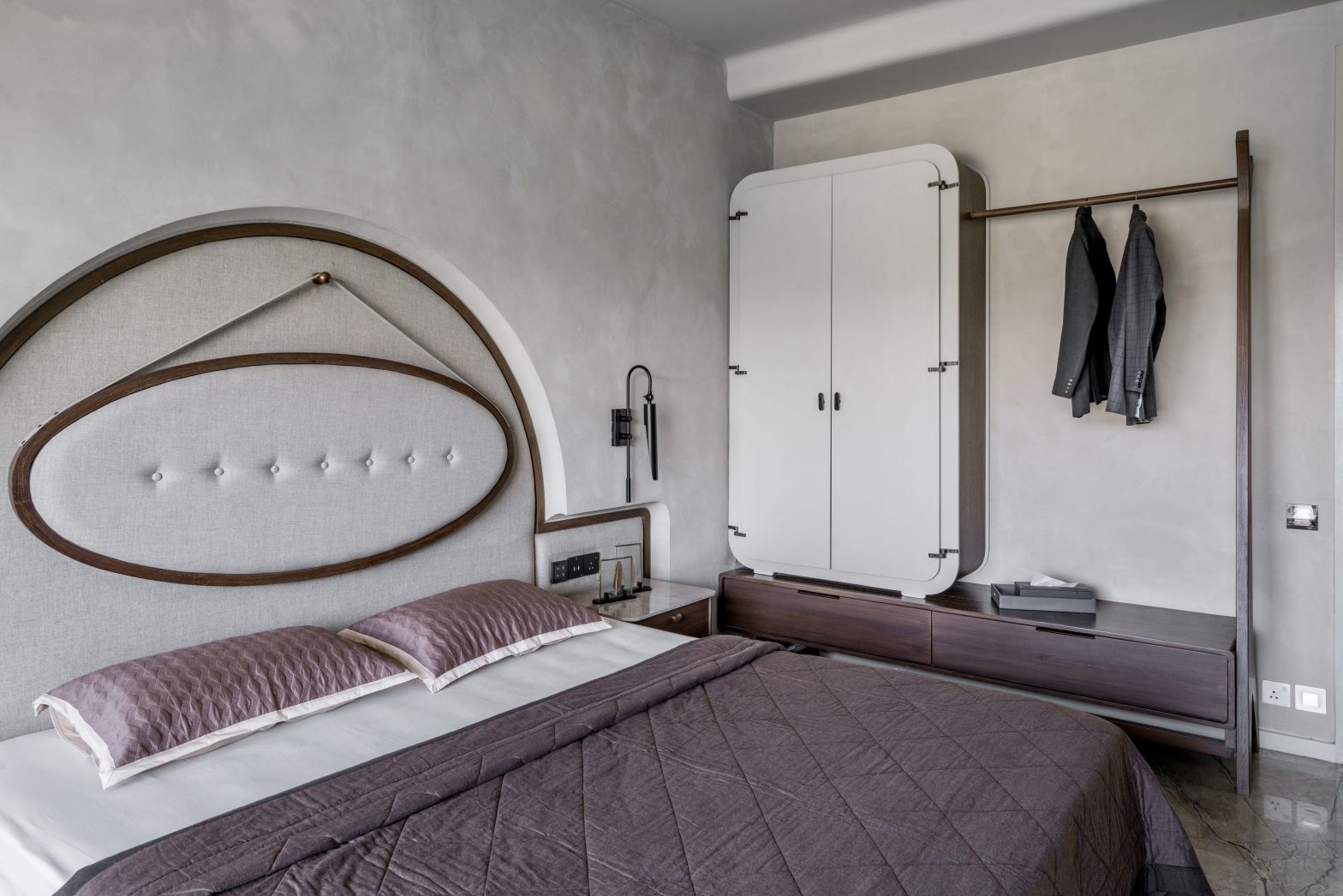 Ahmedabad’s gallant grey residence envelopes a sense of finely-tuned ...