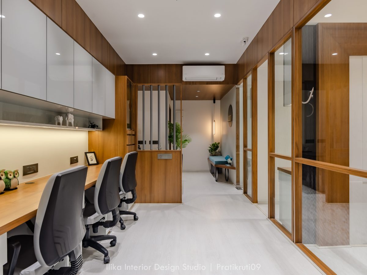 Ahmedabad’s warm 550 sq ft workspace creates a lively blend between ...