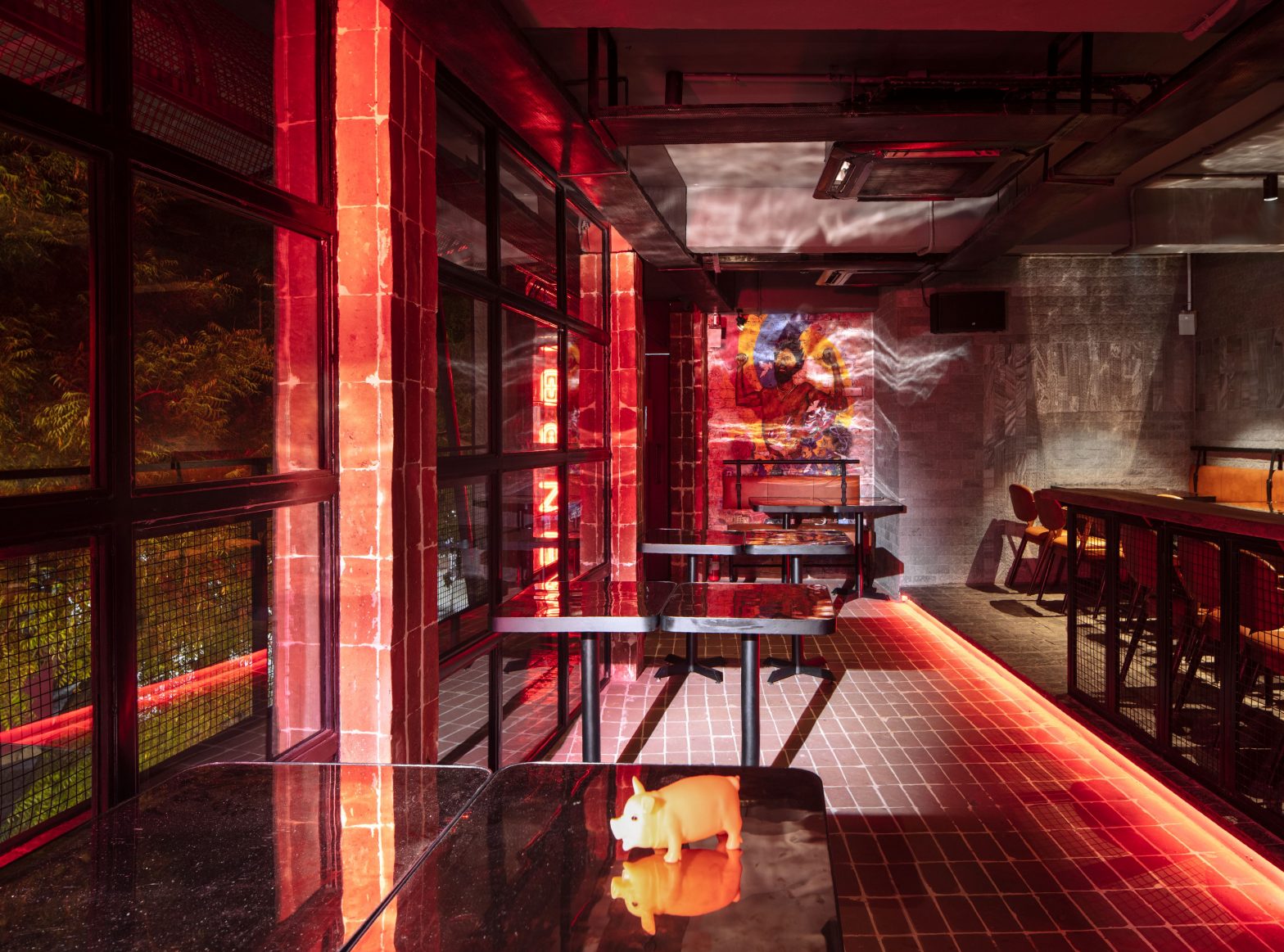 Rediscover the eccentric essence of Japanese street bars in the heart ...