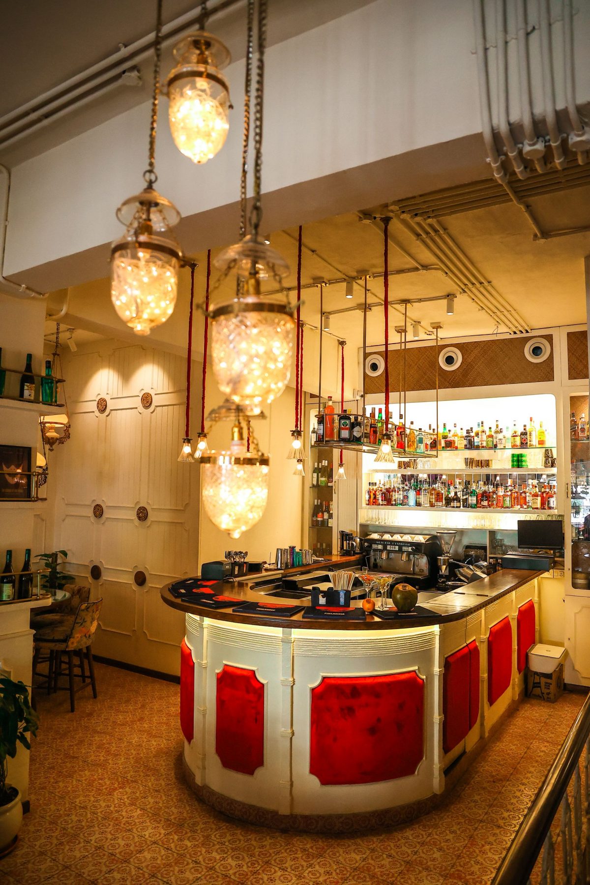 Tune into a cinematic set up of retro classics at this Mumbai cafe ...