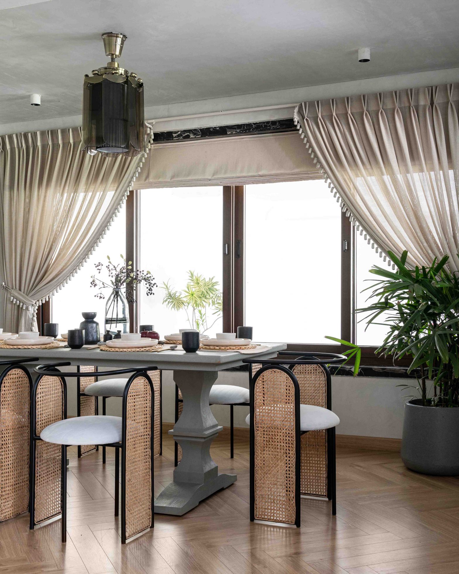 Explore this unconventionally modern countryside farmhouse - Architect ...