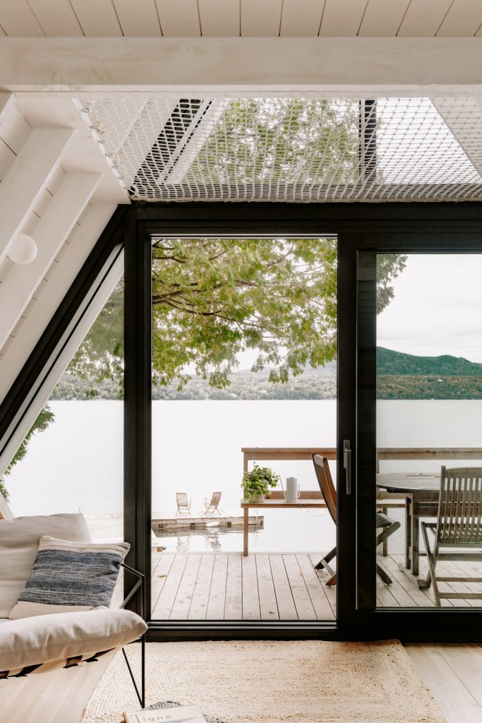 Breathe quaint Canadian views from this lakeside cottage - Architect ...