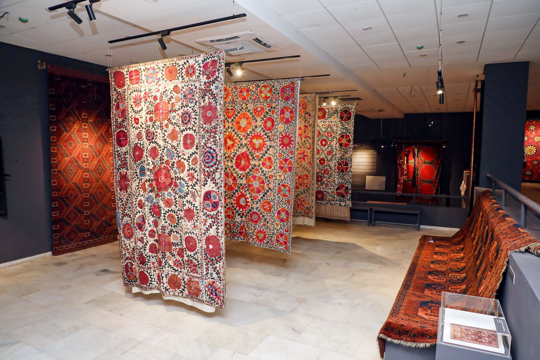 Textiles from Central Asia displayed at the ‘Bukhara’ exhibition in ...