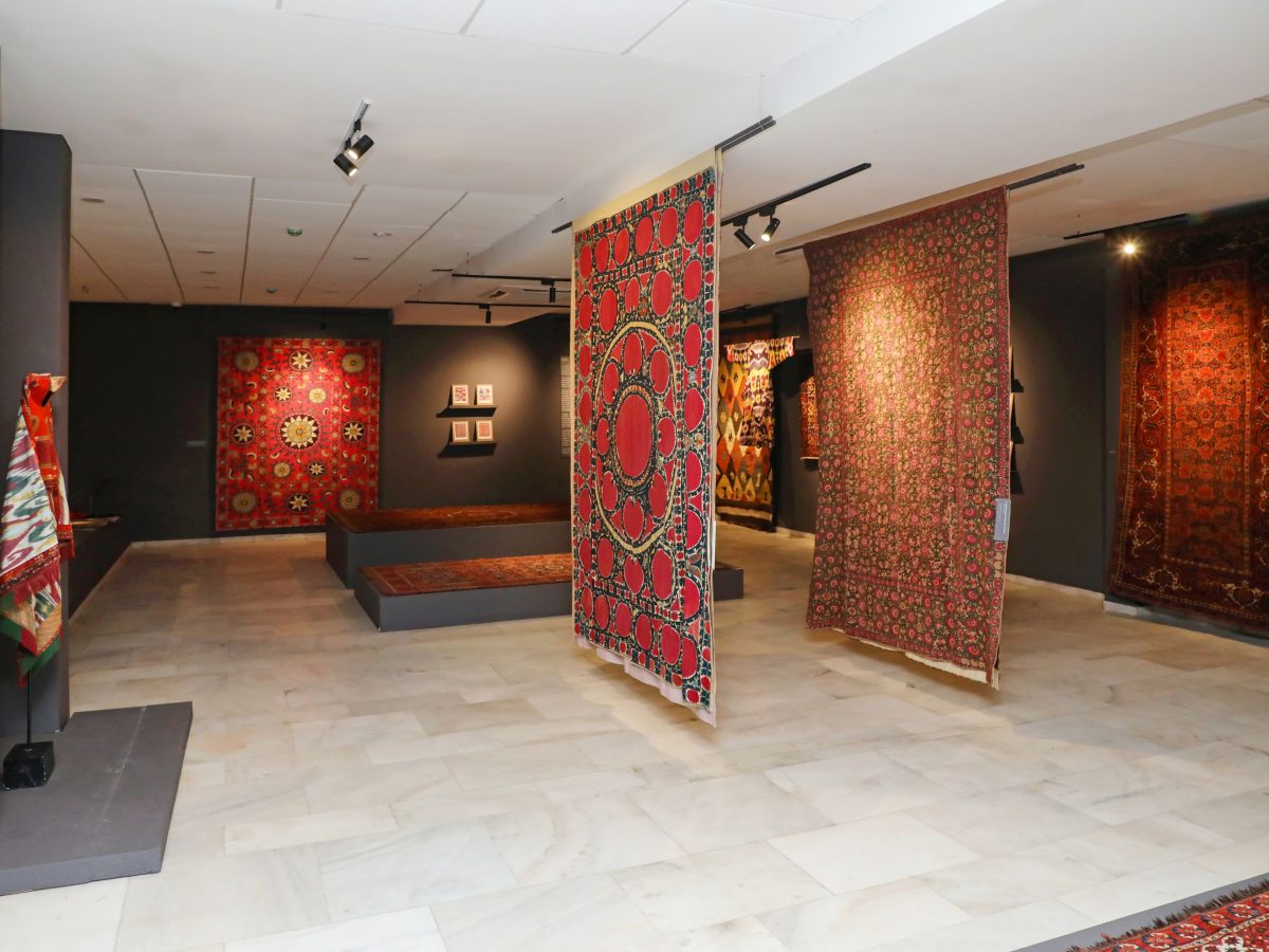 Textiles from Central Asia displayed at the ‘Bukhara’ exhibition in ...