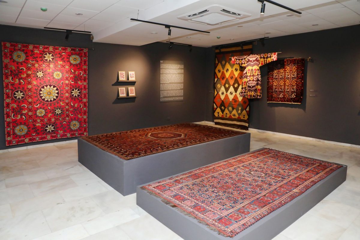 Textiles from Central Asia displayed at the ‘Bukhara’ exhibition in ...