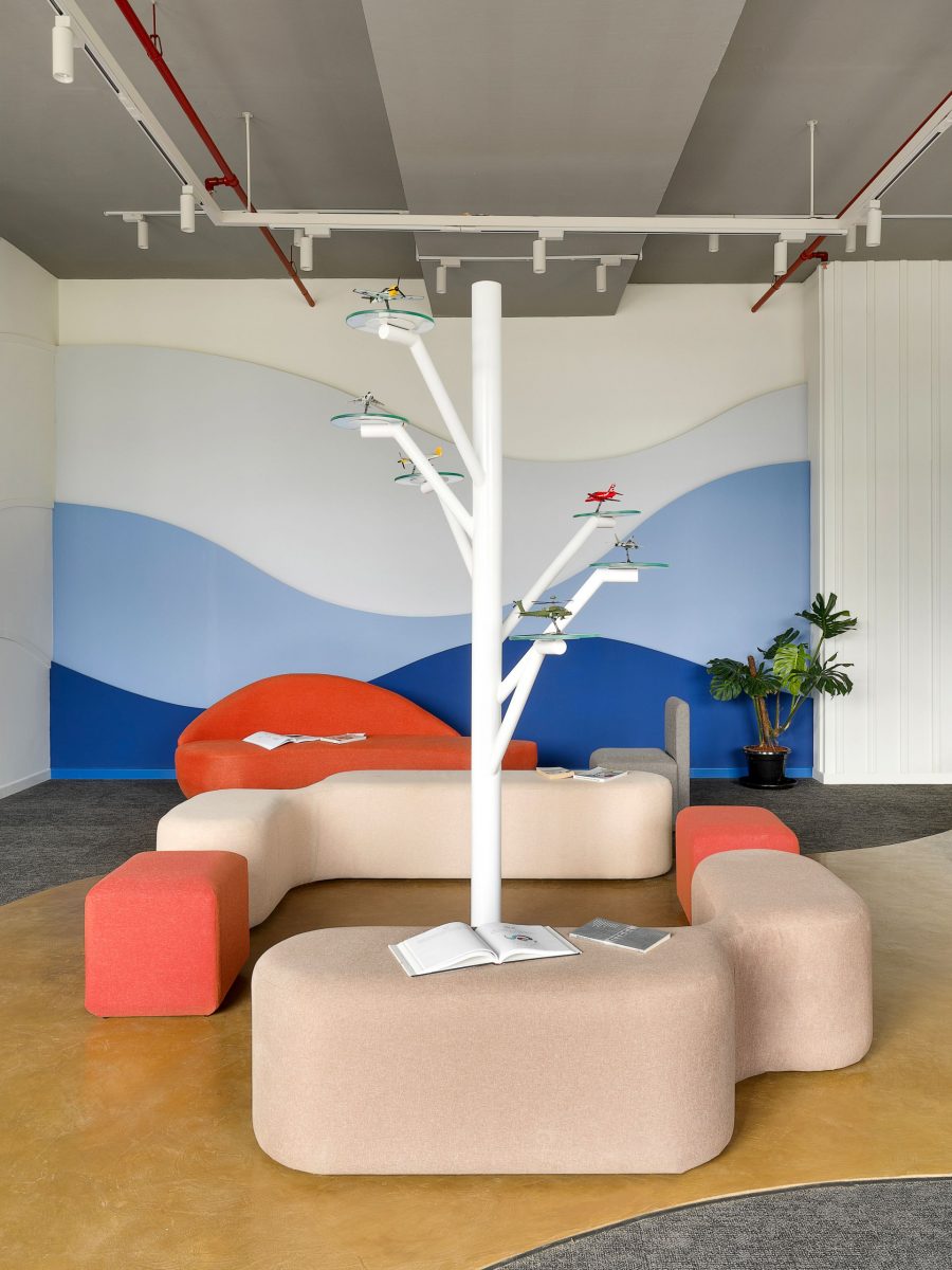 Have fun with functional design at Chennai's fluid workspace ...