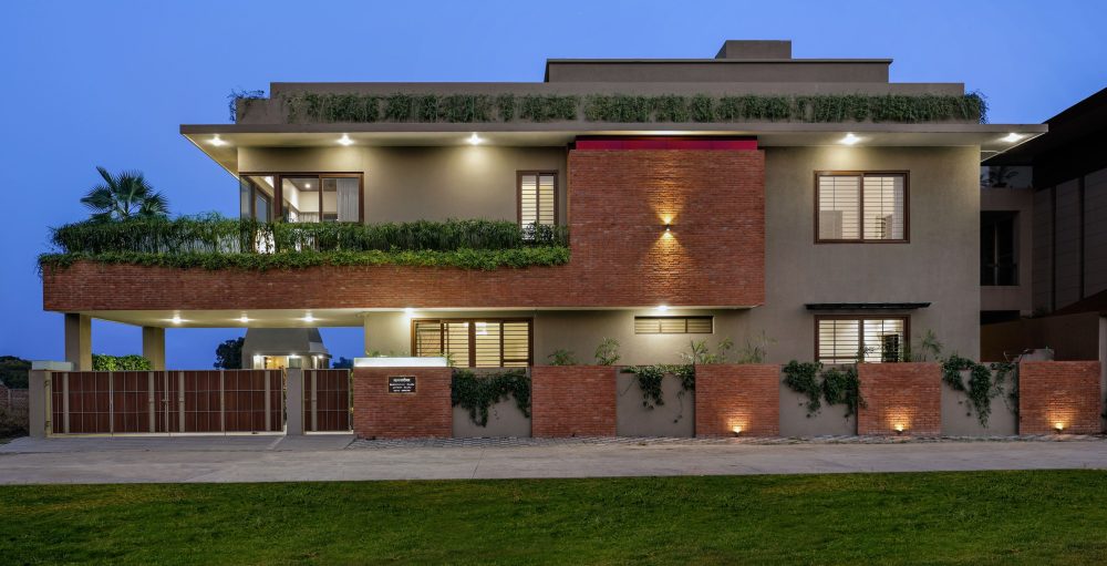 Reside in the lap of Indore's nature at this bungalow - Architect and ...