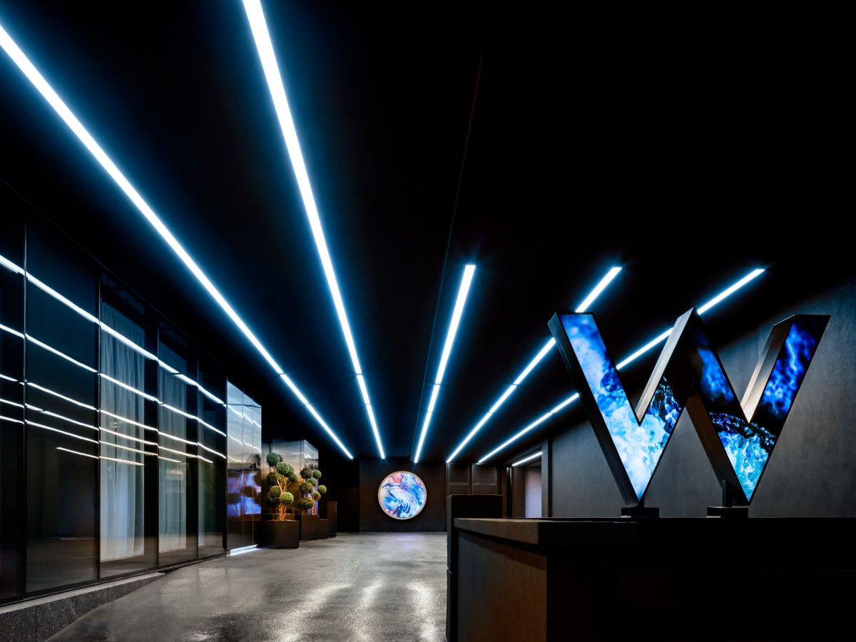 W hotel's hospitality spills into the Toronto street - Architect and ...