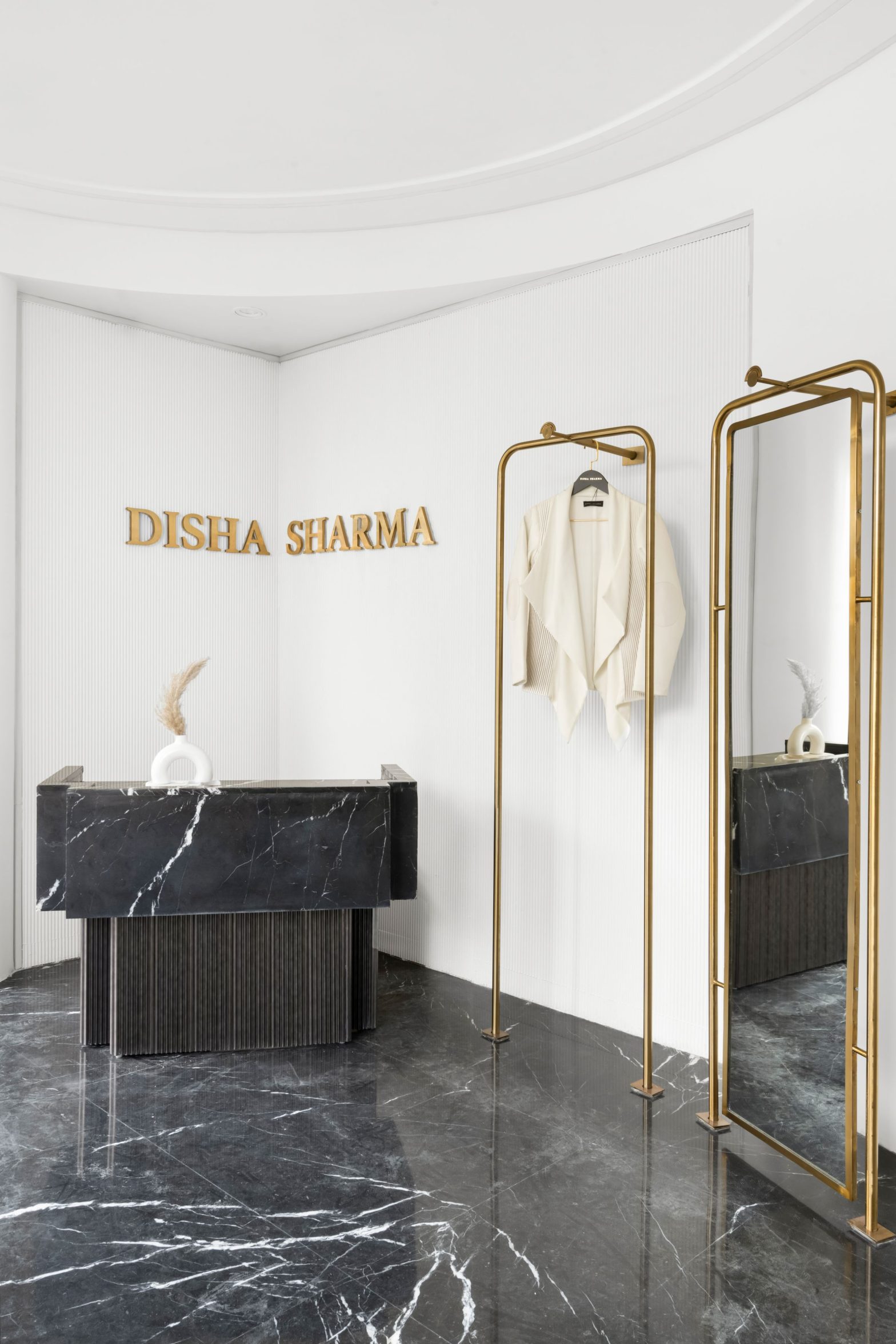 Glide along the curious curves of this retail store in Delhi ...