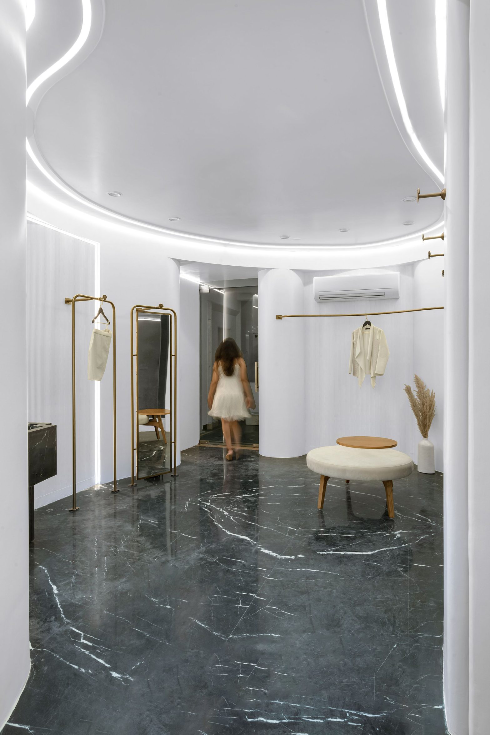 Glide along the curious curves of this retail store in Delhi ...