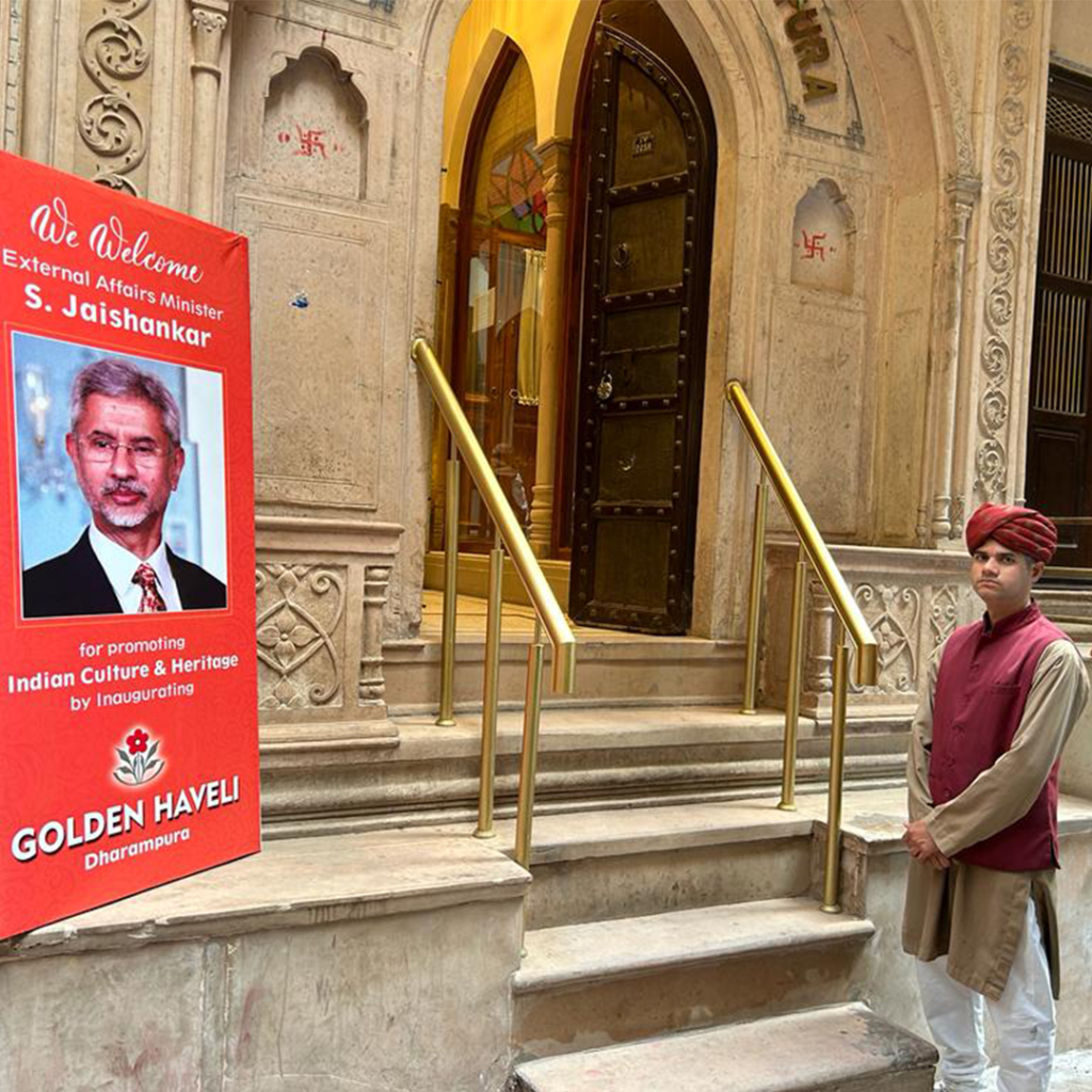 Take in Chandni Chowk views from the Golden Haveli with EAM S ... Take in Chandni Chowk views from the Golden Haveli with EAM S ...