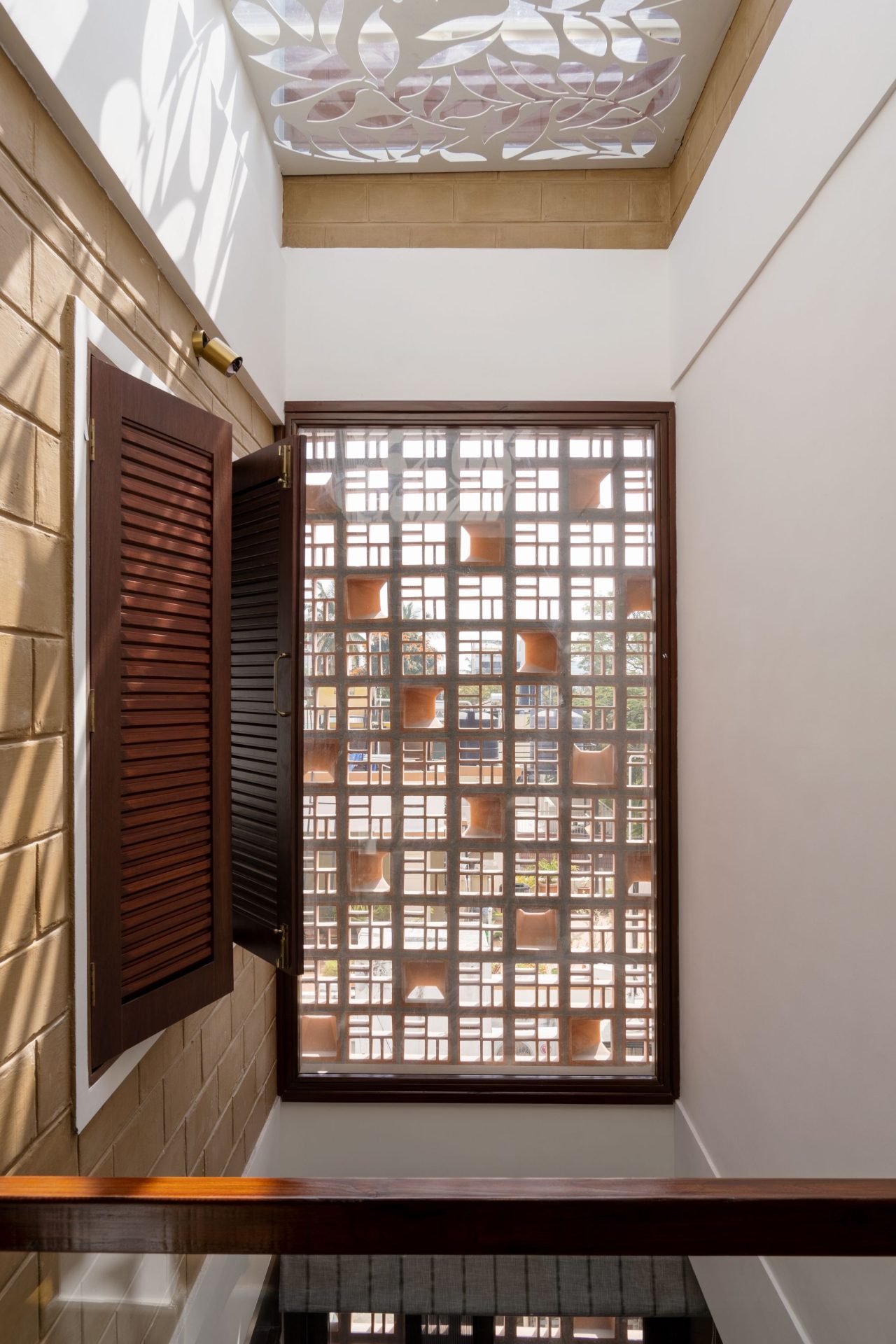 Catch the sunrays that light up the walls of this Bangalore villa ...