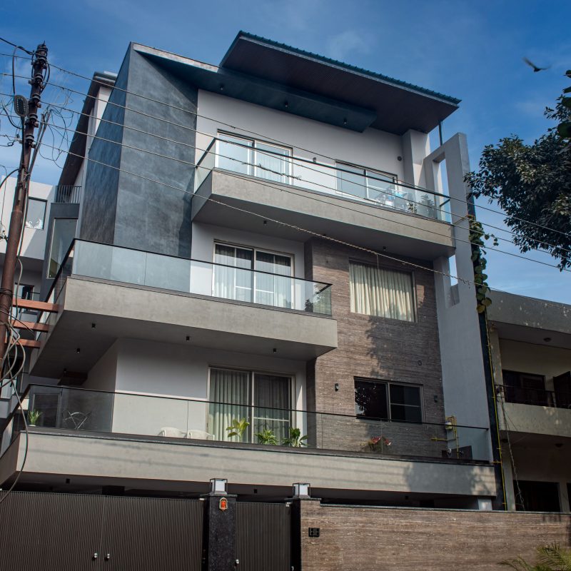 Invite large scale luxury in Noida's contemporary villa - Architect and ...