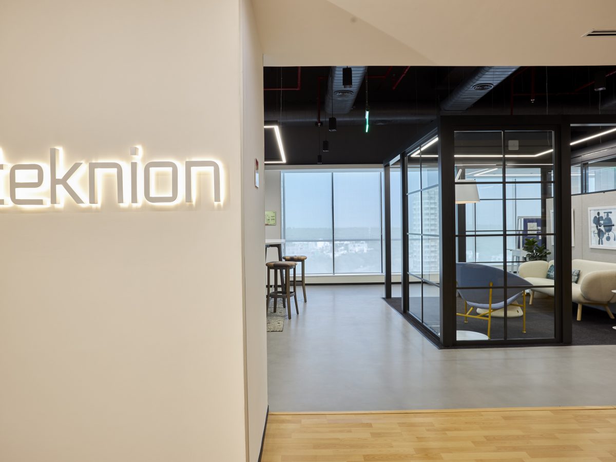 Meet, greet and collaborate at Gurugram's versatile showroom office ...