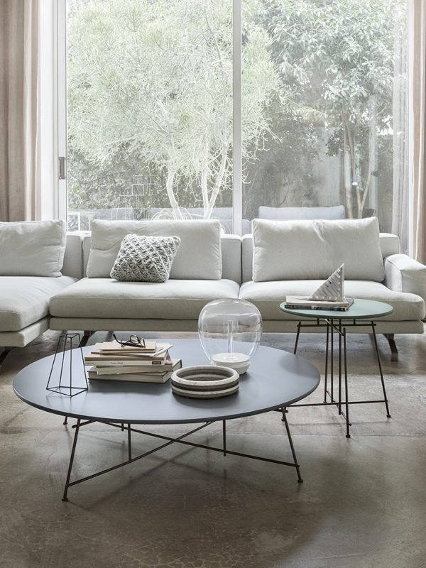 Set Italian standards with this versatile coffee table collection ...