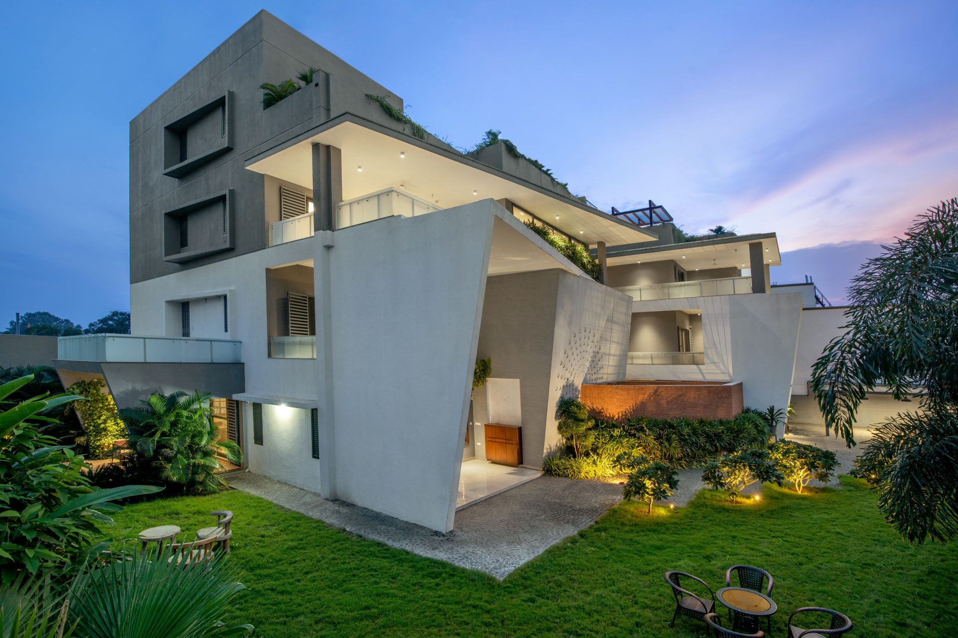 Make big biophilic statements inside Mumbai's boho bistro - Architect ...