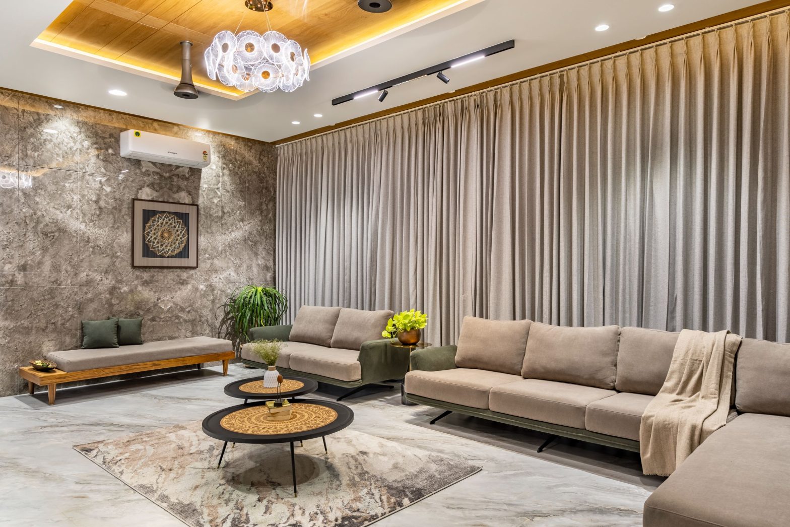 Find modern India veiled in the walls of this Ankleshwar home ...