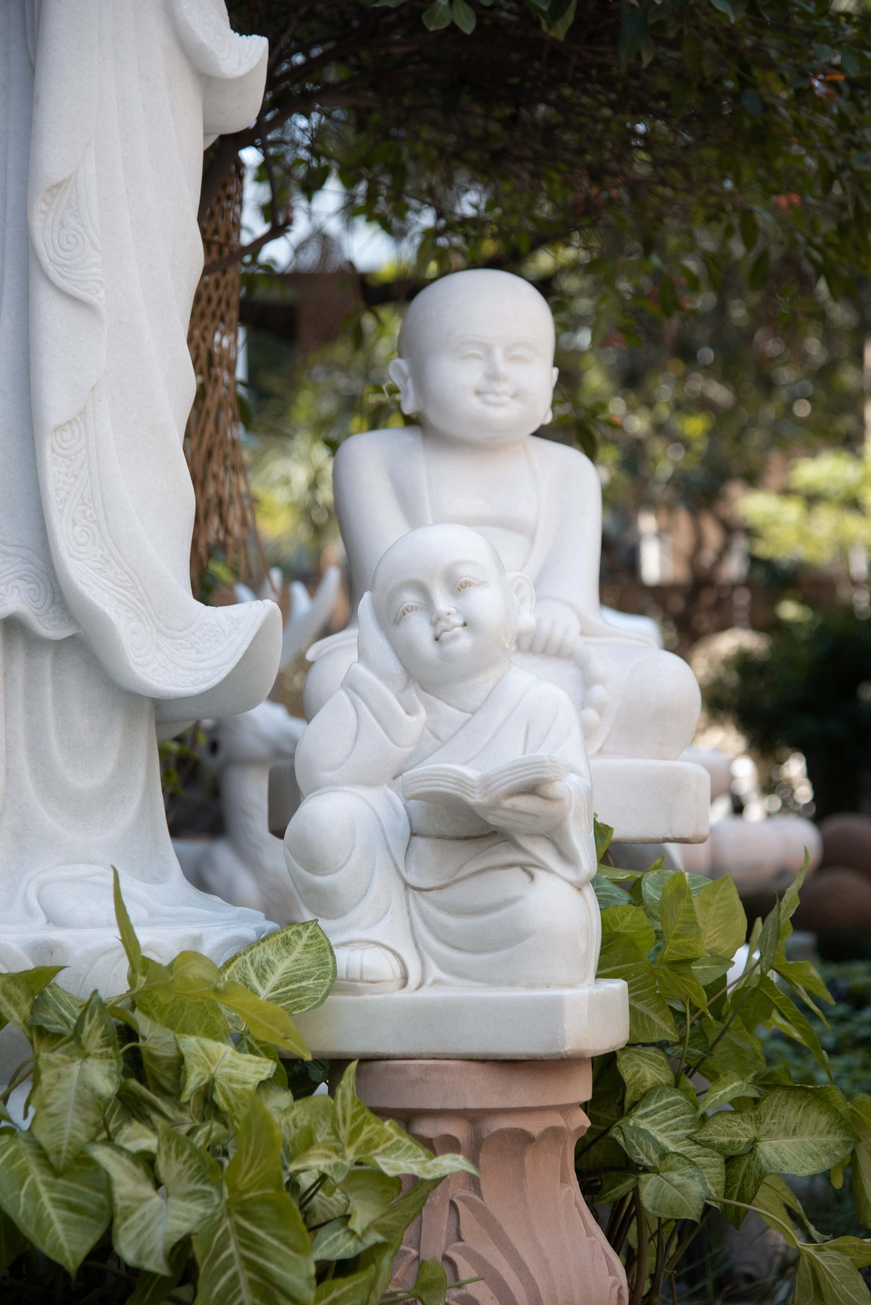 Attract spiritual aura into your landscape with these marble sculptures ...