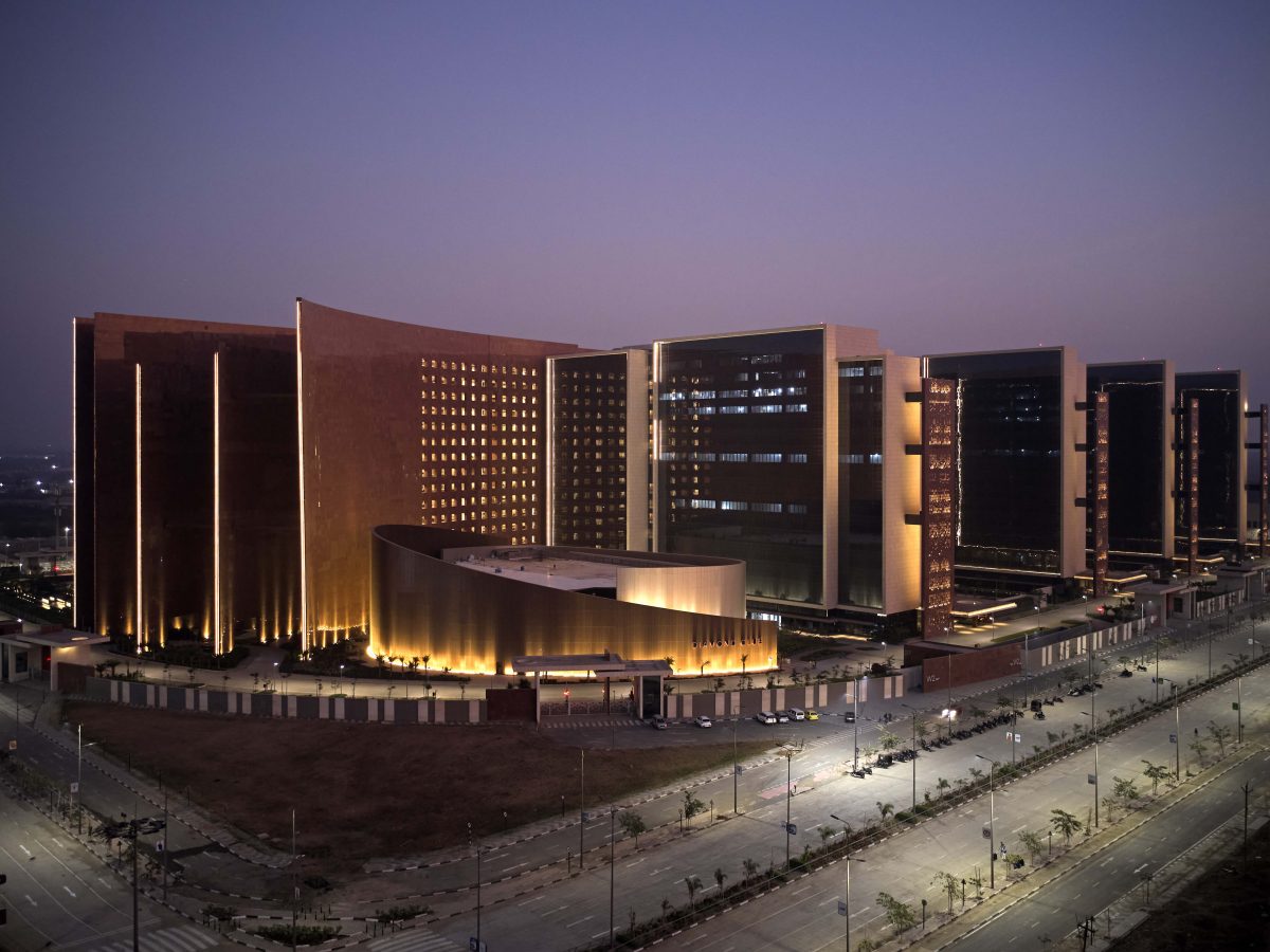 Chart 7 million commercial sq ft in Surat with #iGenWinner Abhishek ...