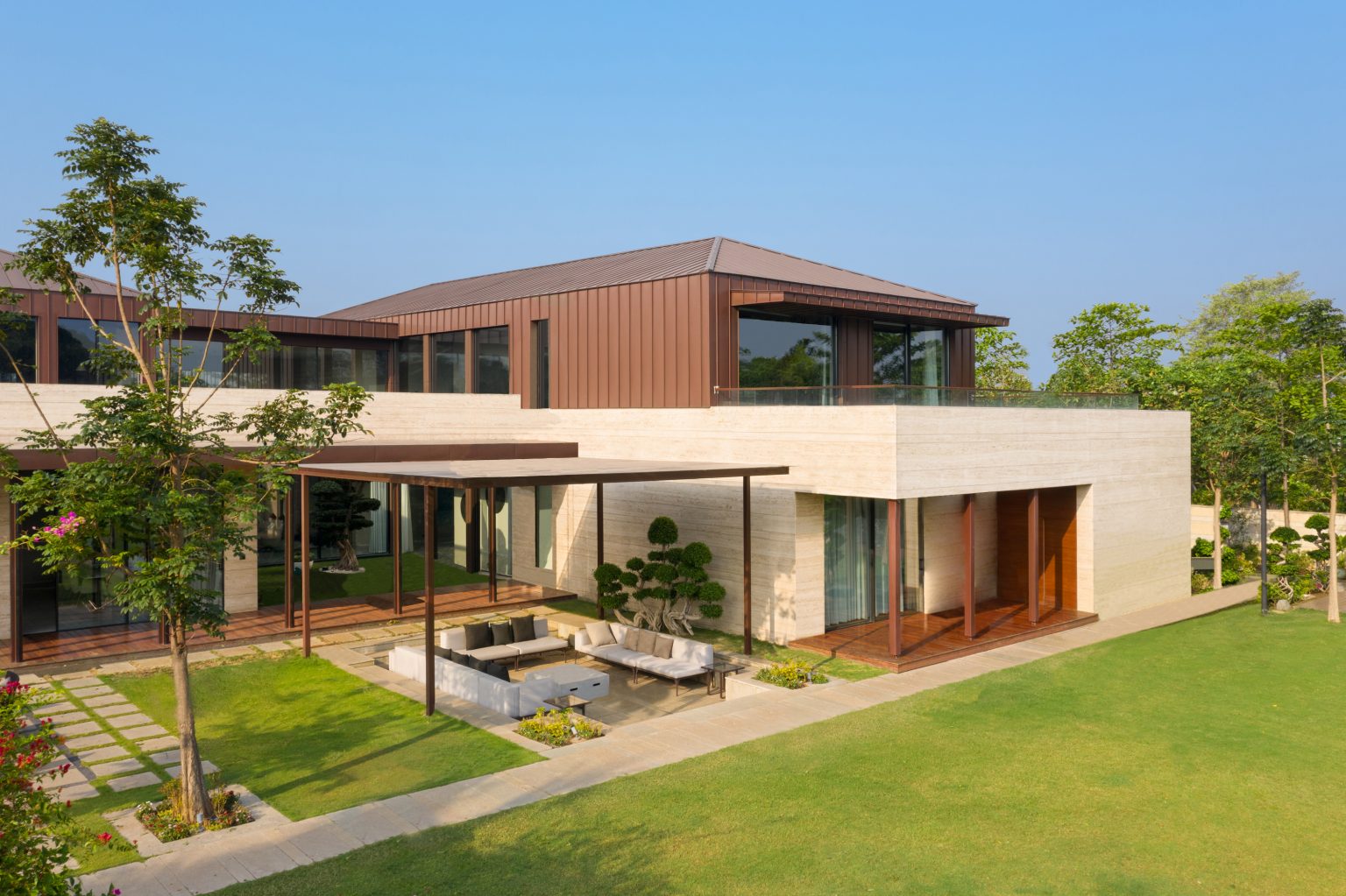 Feel nature's pulse come alive inside Raipur's modern home - Architect ...