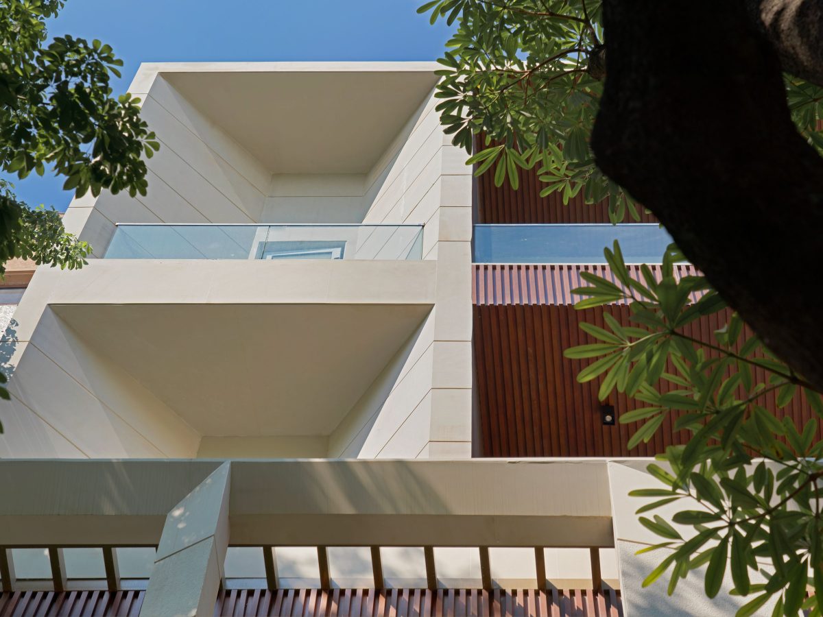 Explore this extroverted building that befriends Delhi's neighbourhood ...