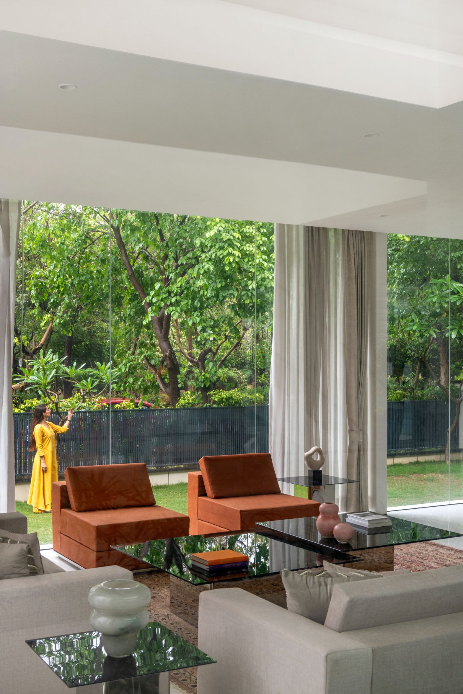 Bathe in blissful whites at Gurgaon's modern family home - Architect ...