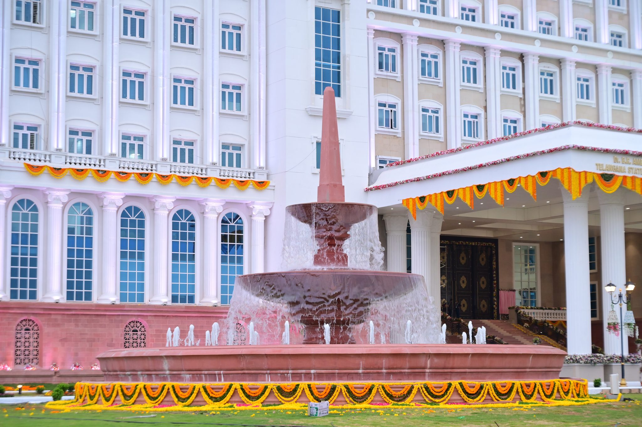 Break down Hyderabad Secretariat's iconic design with Ponni Concessao ...